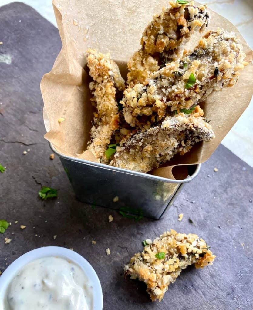 Baked Panko Crumbed Mushrooms With Garlic Dipping Sauce - Rosanna ETC