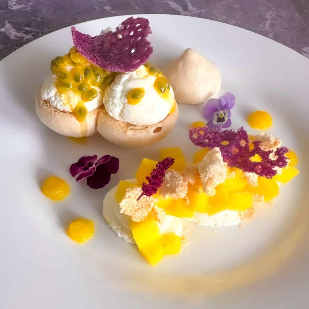 25 Elegant Summer Fruit Desserts To Make This Year - Rosanna ETC